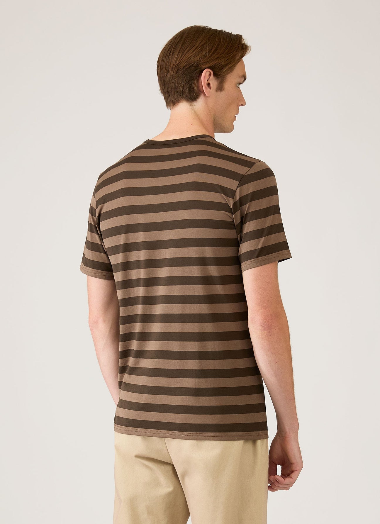 Men's Classic T-shirt in Dark Cedar/Dark Chocolate | Sunspel